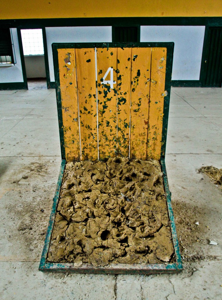 Dímelo Caminando 005: Exploring Colombia's National Sport: ¡El TEJO!